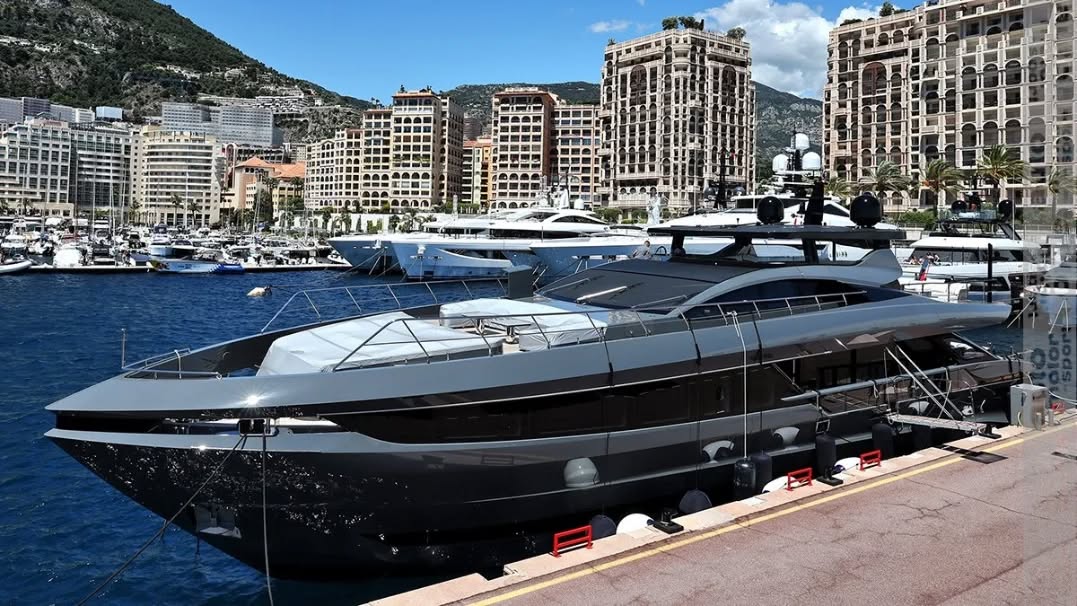 Max Verstappen estrena yate de lujo "Desata al León" en Montecarlo ...